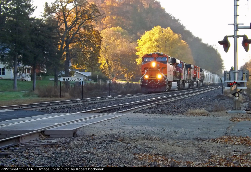 BNSF 7558 at Wyalusing, WI_10-22-14